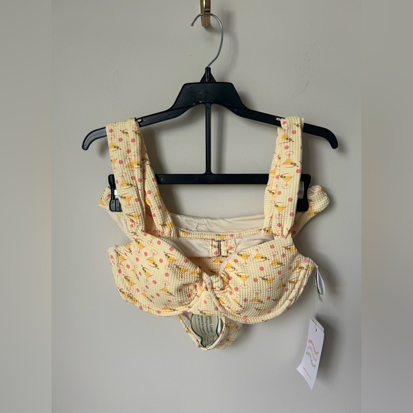 Dippin' Daisy's | Swim | Viral Dippin Daisys Olive Martini Yellow ...